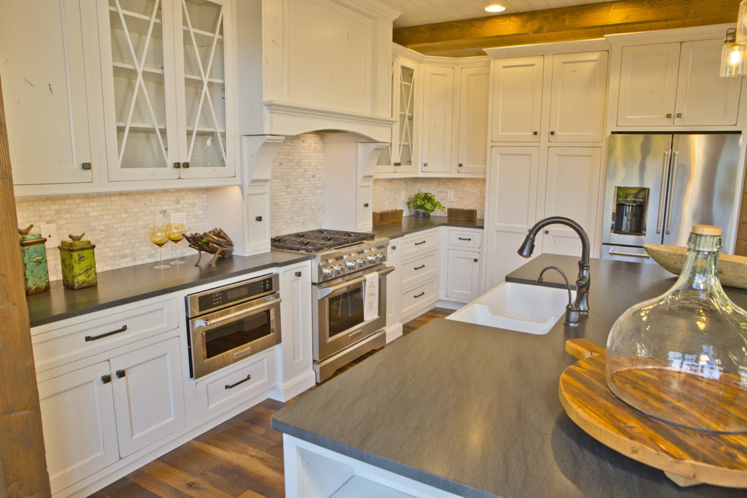 6 Top Kitchen Design Tips For your Mountain Home | Avalon